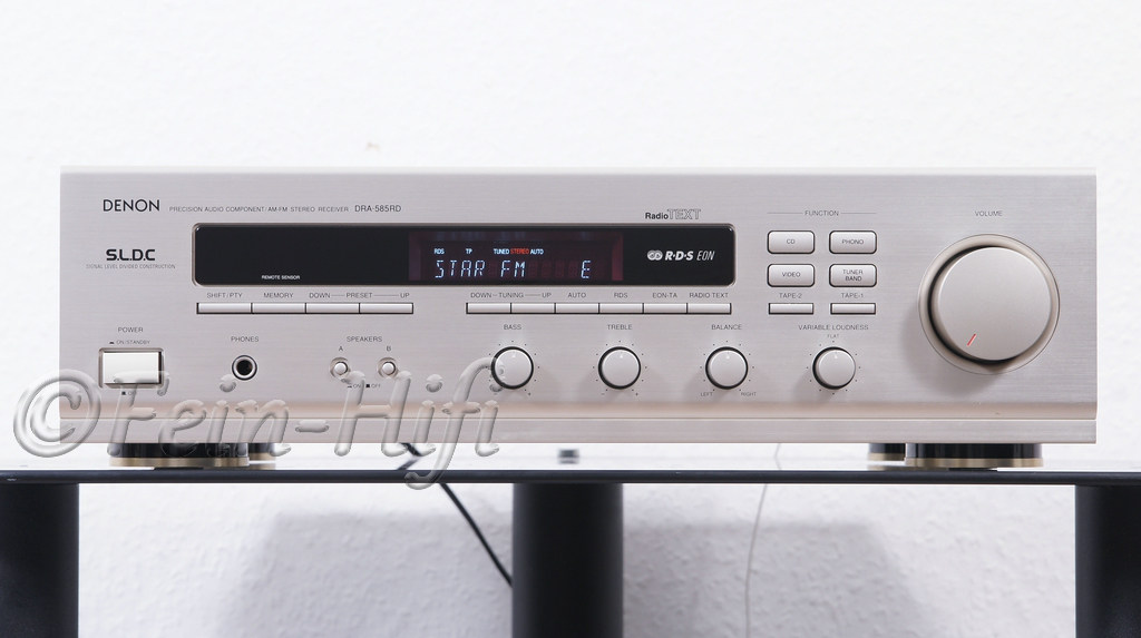 Denon DRA-585RD Stereo HiFi Receiver in silber | Fein-HiFi