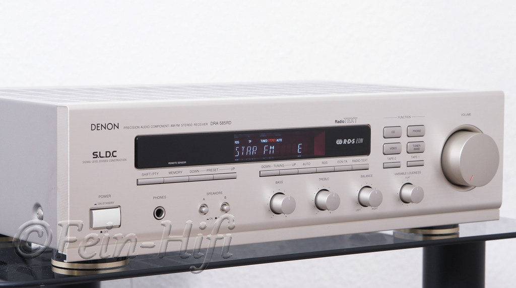 Denon DRA-585RD Stereo HiFi Receiver in silber | Fein-HiFi
