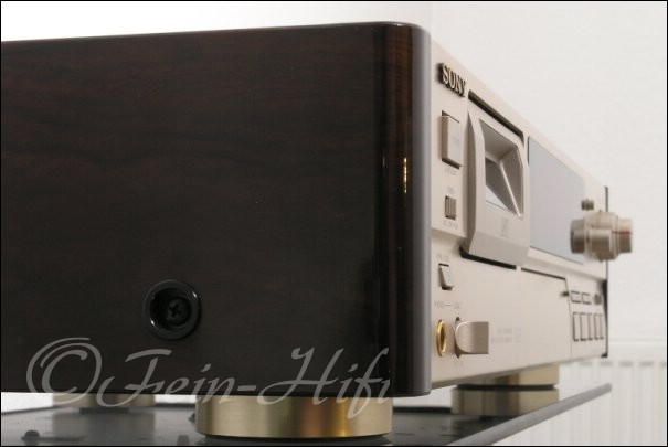 Sony DTC-60 ES DAT-Recorder mit SBM in champagner