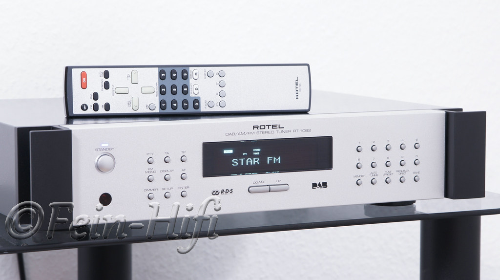 Rotel RT-1082 High-End Stereo Tuner silber